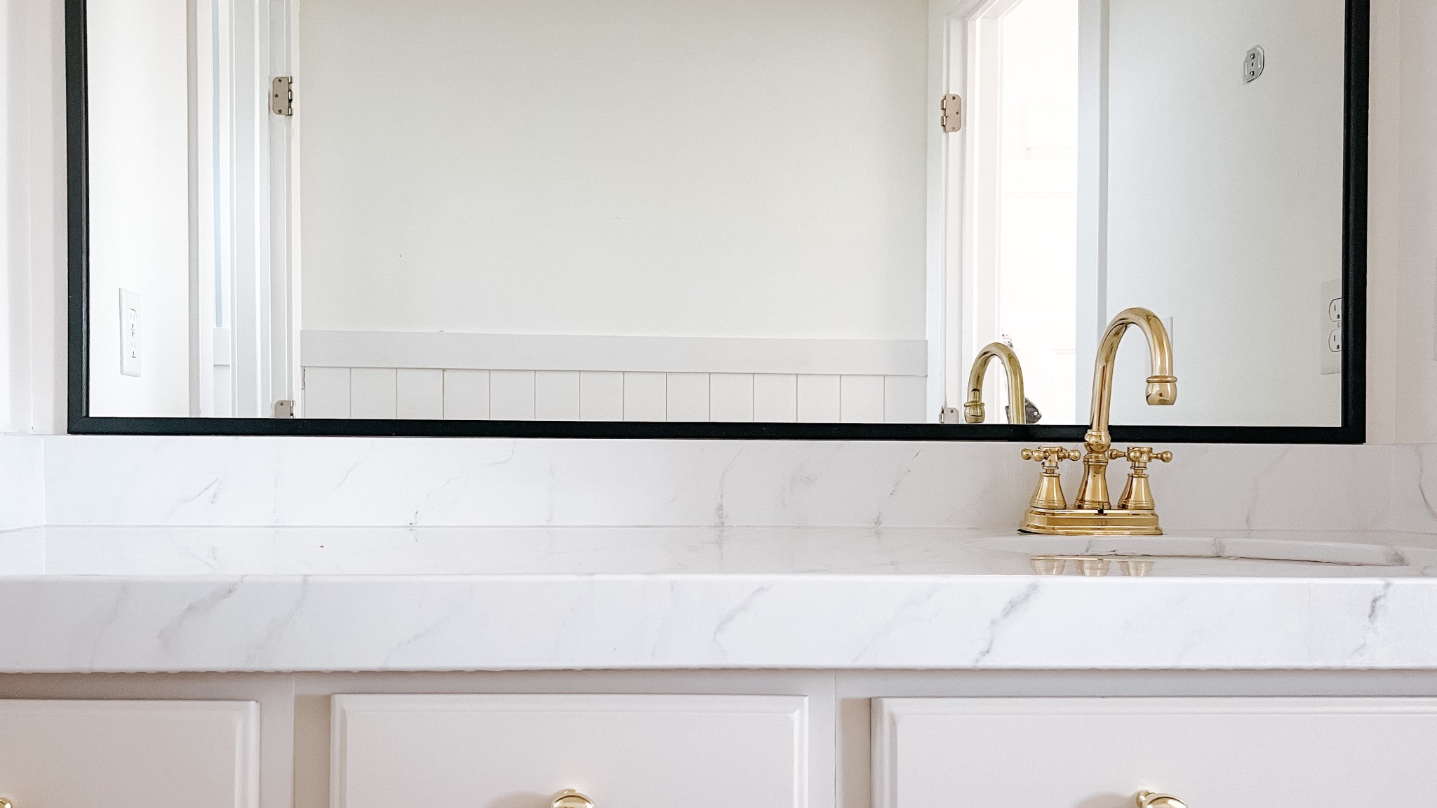 How I Upgraded My Builder Grade Mirror for Less than $40 – With Love ...